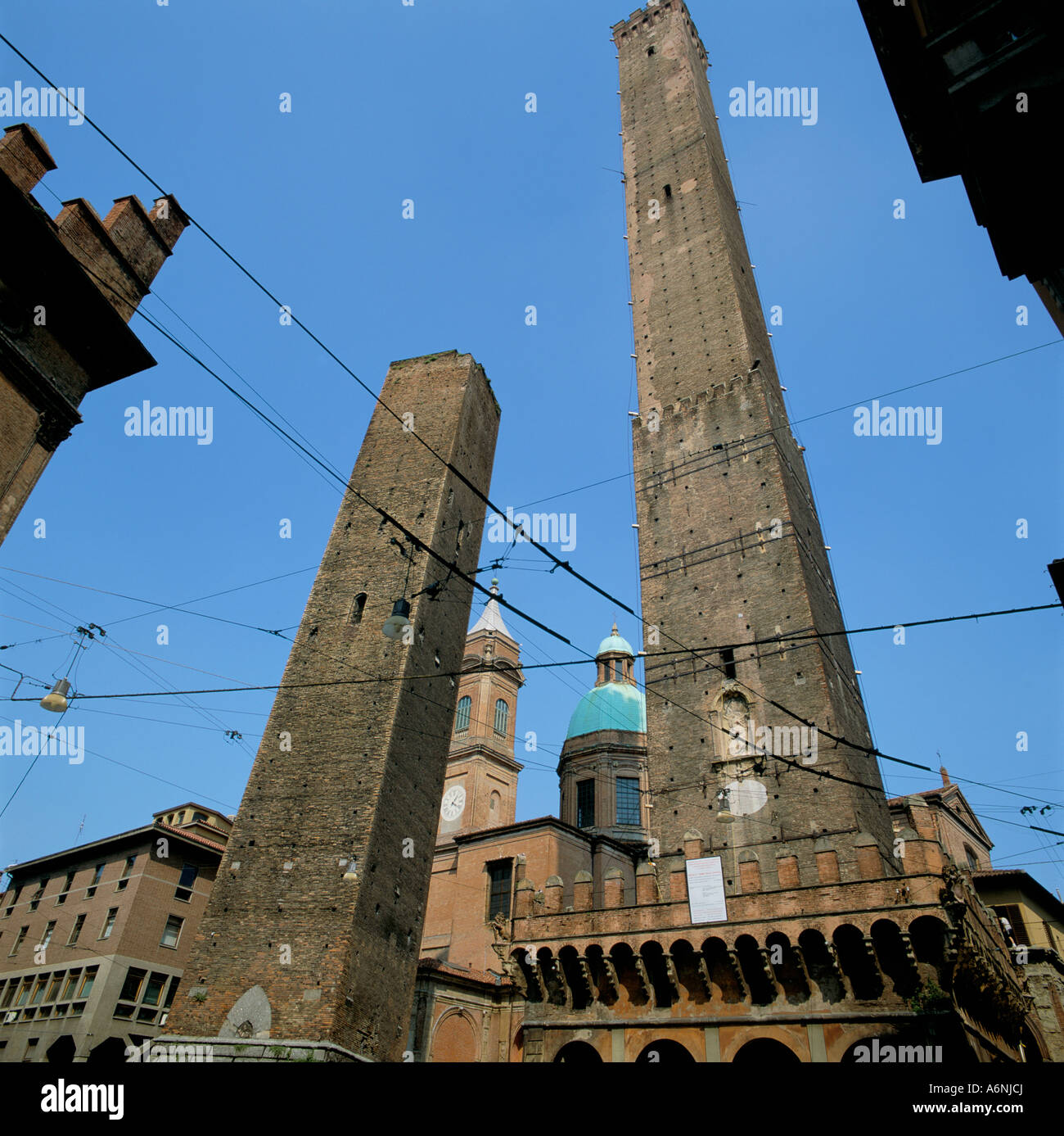 Leaning towers Torre degli Asinelli 328 ft and Torre Garisendi 164 ft ...