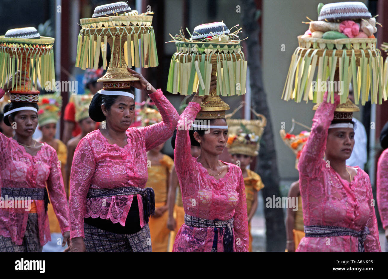 Ceremonial procesion to mark full moon Balinese women in ceremonial ...