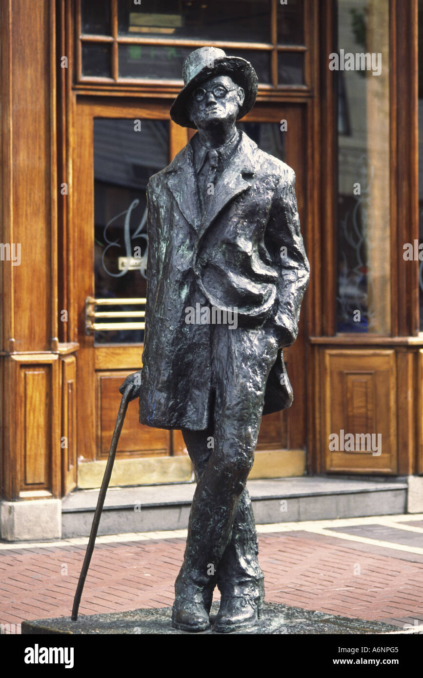 James Joyce Statue Earl Street North Dublin Ireland Stock Photo - Alamy