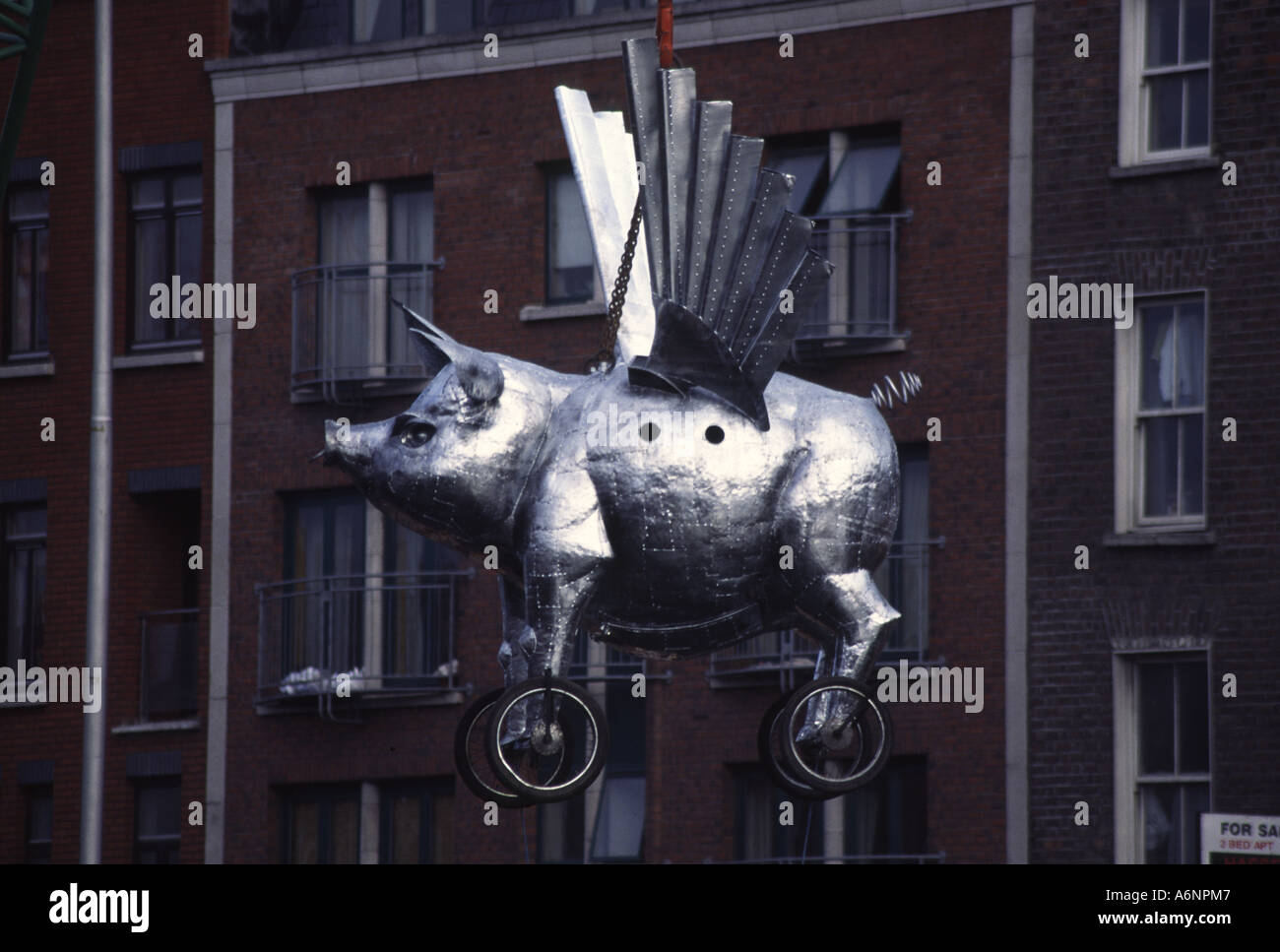 Pig sculpture ireland hi-res stock photography and images - Alamy