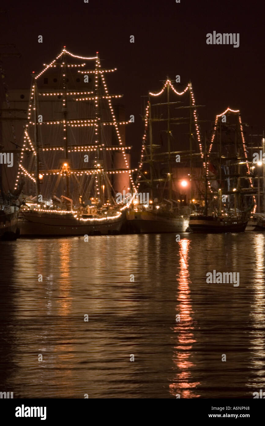 Tall ships at night hi-res stock photography and images - Alamy