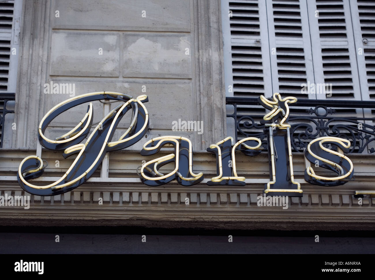 Paris sign outside building in Paris Stock Photo - Alamy