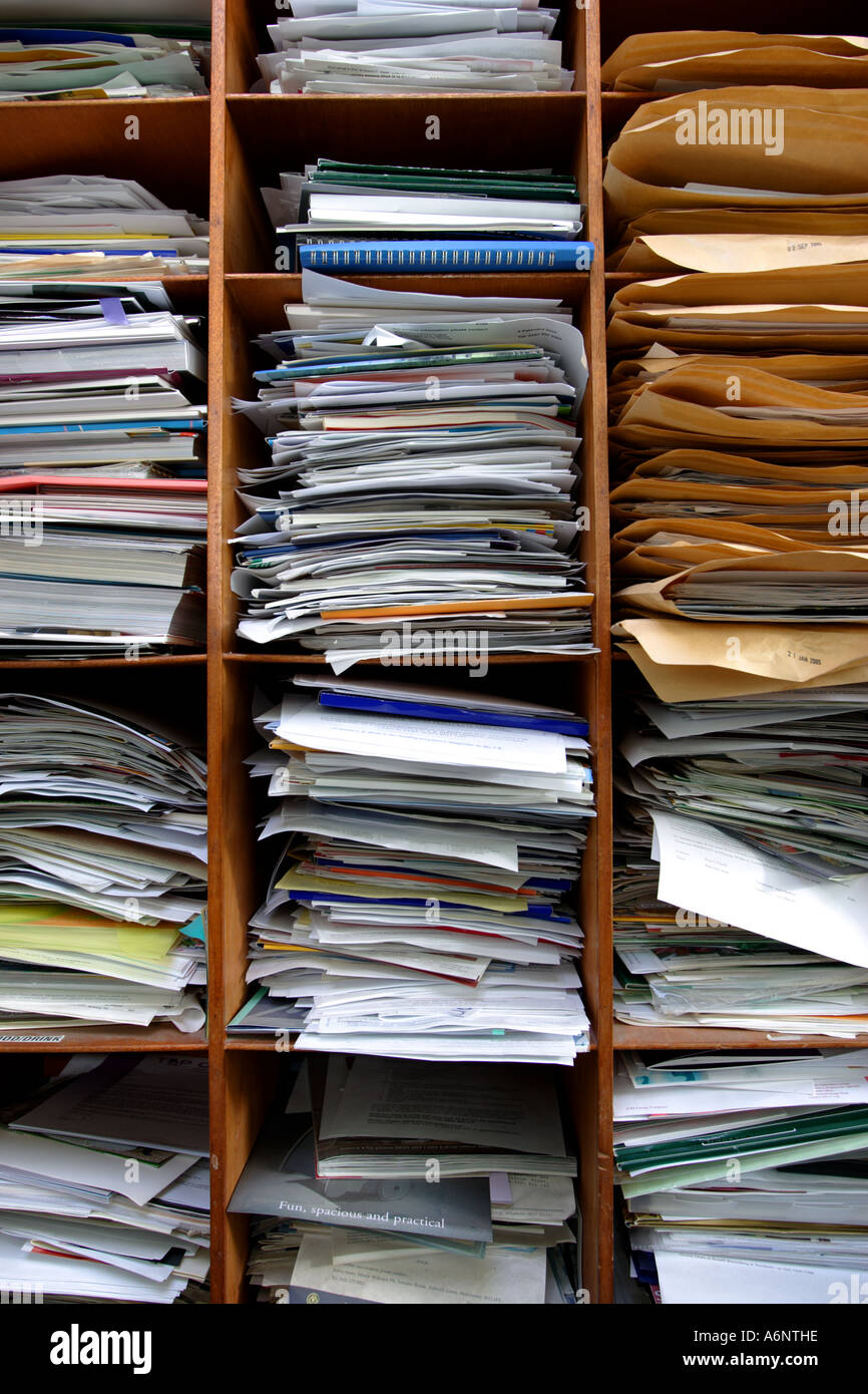 full shelves in office Stock Photo - Alamy
