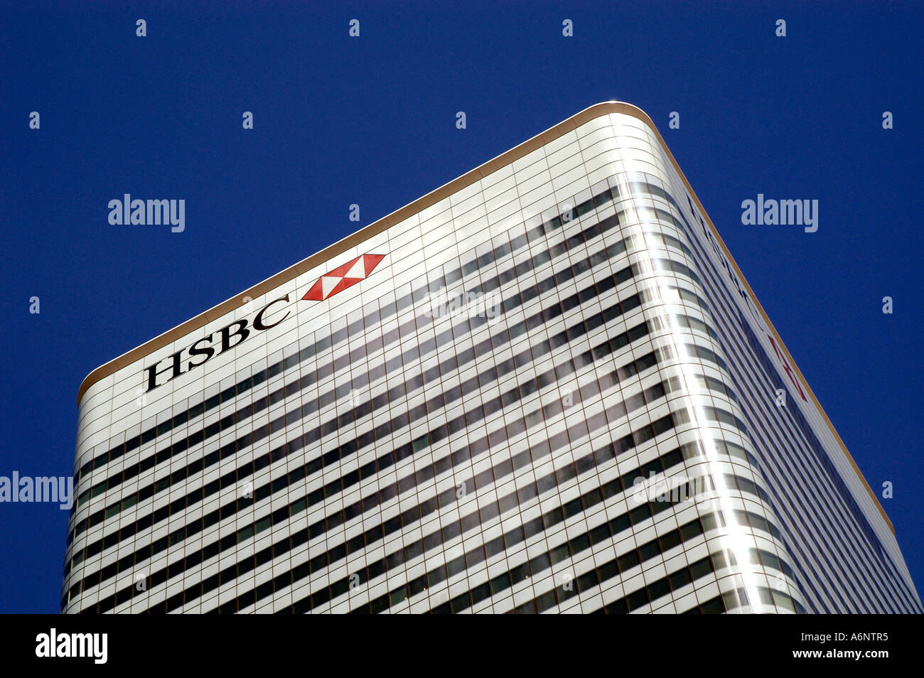 Hsbc building canary wharf hi-res stock photography and images - Alamy