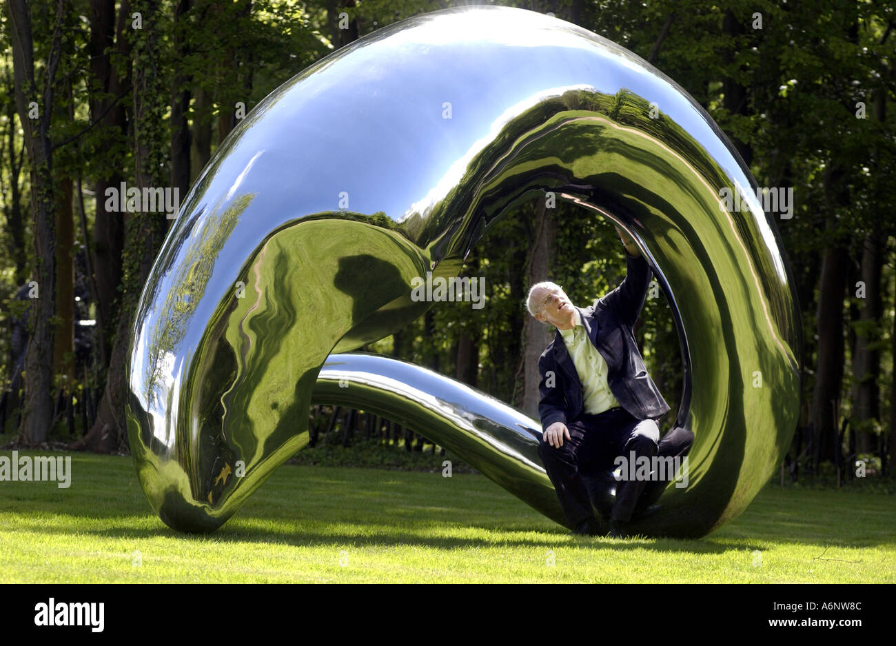 Tony Cragg sculptor and monumental new work Stock Photo - Alamy