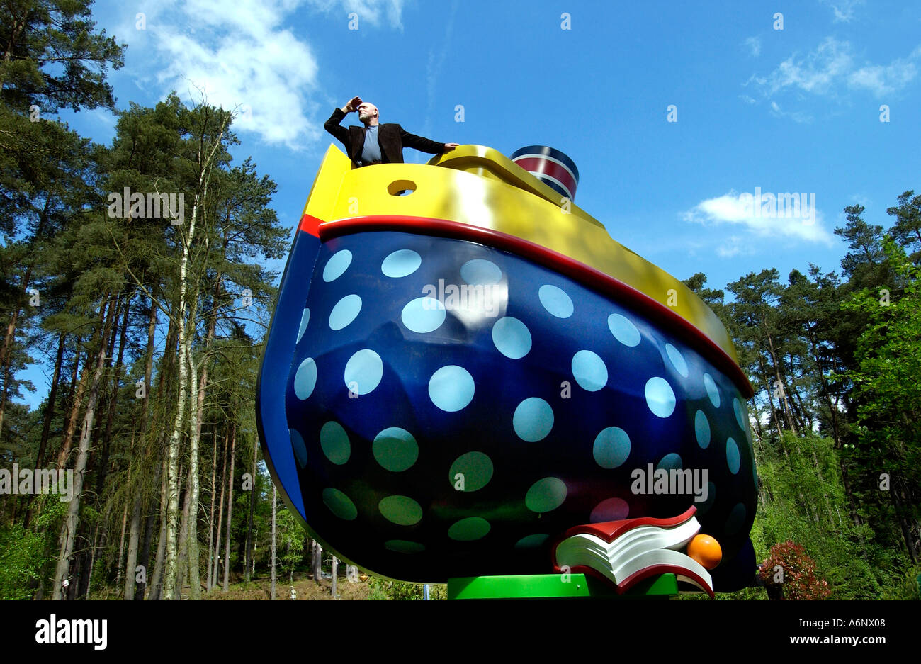 spotty boat high and dry in sculpture park Stock Photo - Alamy