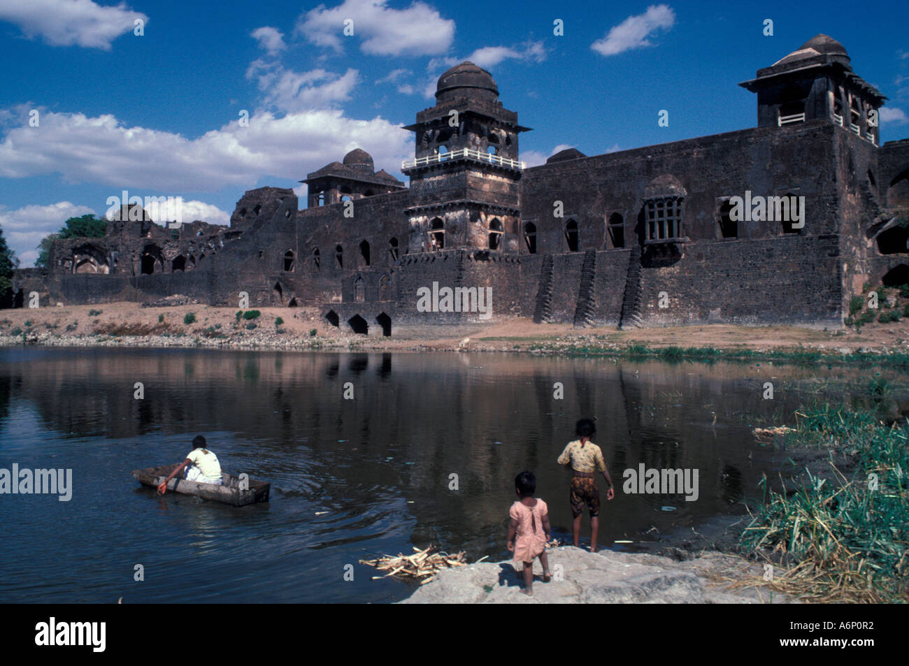 India fort arches 13th century hi-res stock photography and images - Alamy