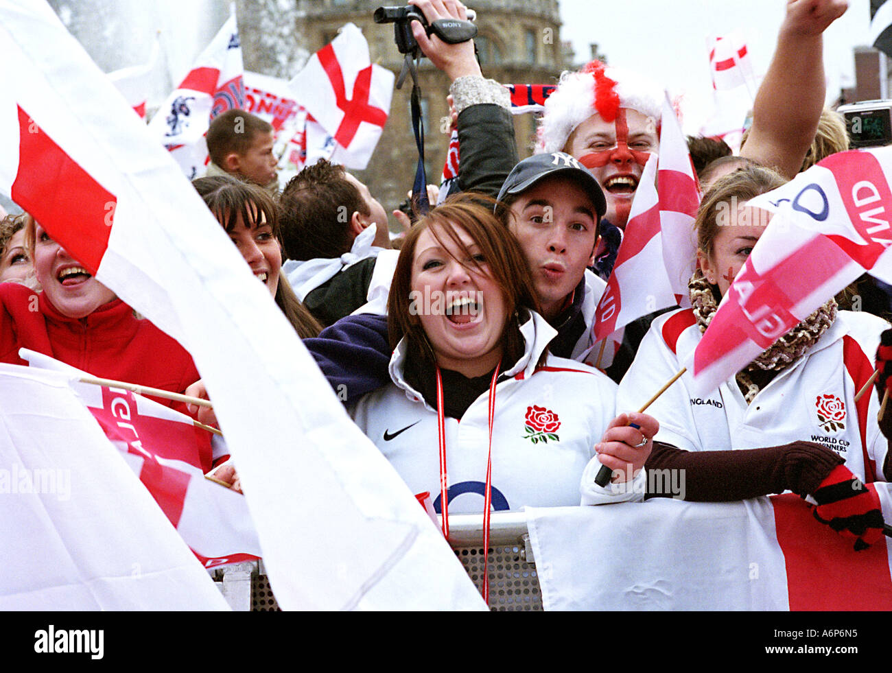 Victory parade, English rugby fans celebrate England Rugby World Cup ...