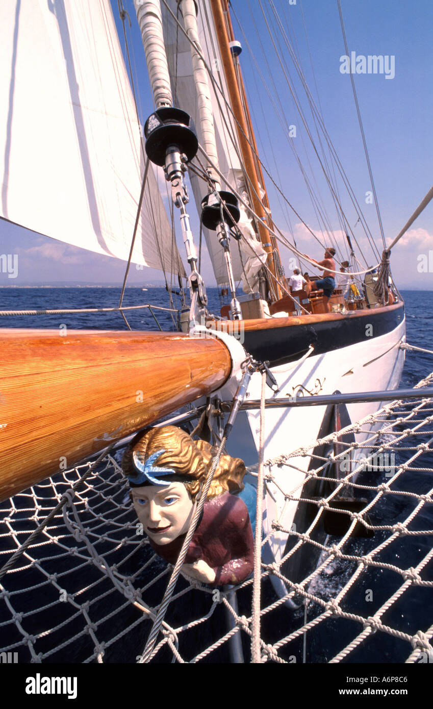 Figure Head on the bow of a classic yacht Stock Photo - Alamy