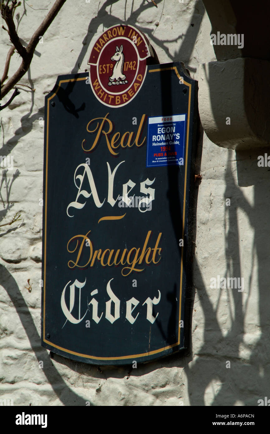 Real ale pub sign hi-res stock photography and images - Alamy