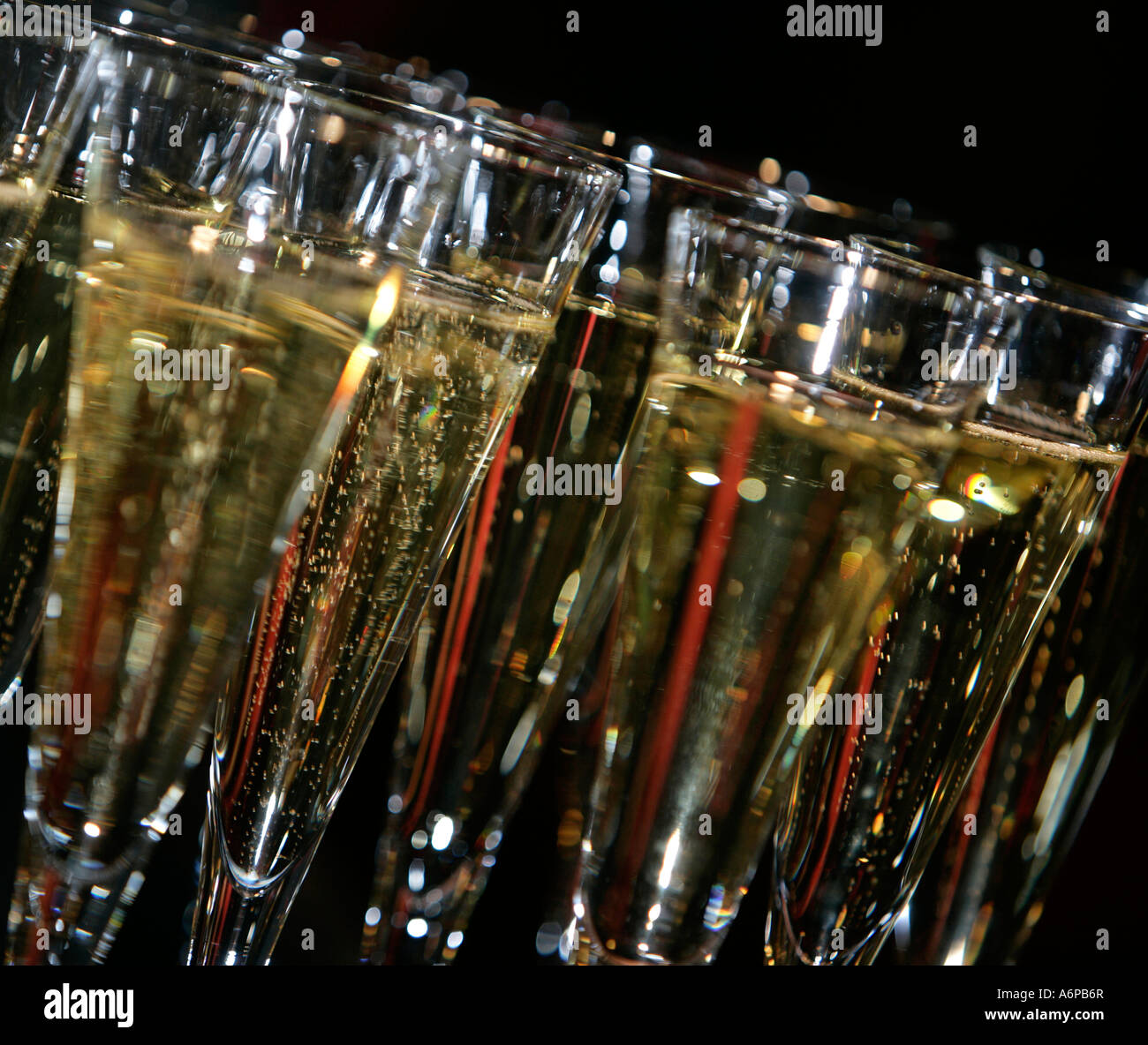 Champagne moet pop hi-res stock photography and images - Alamy