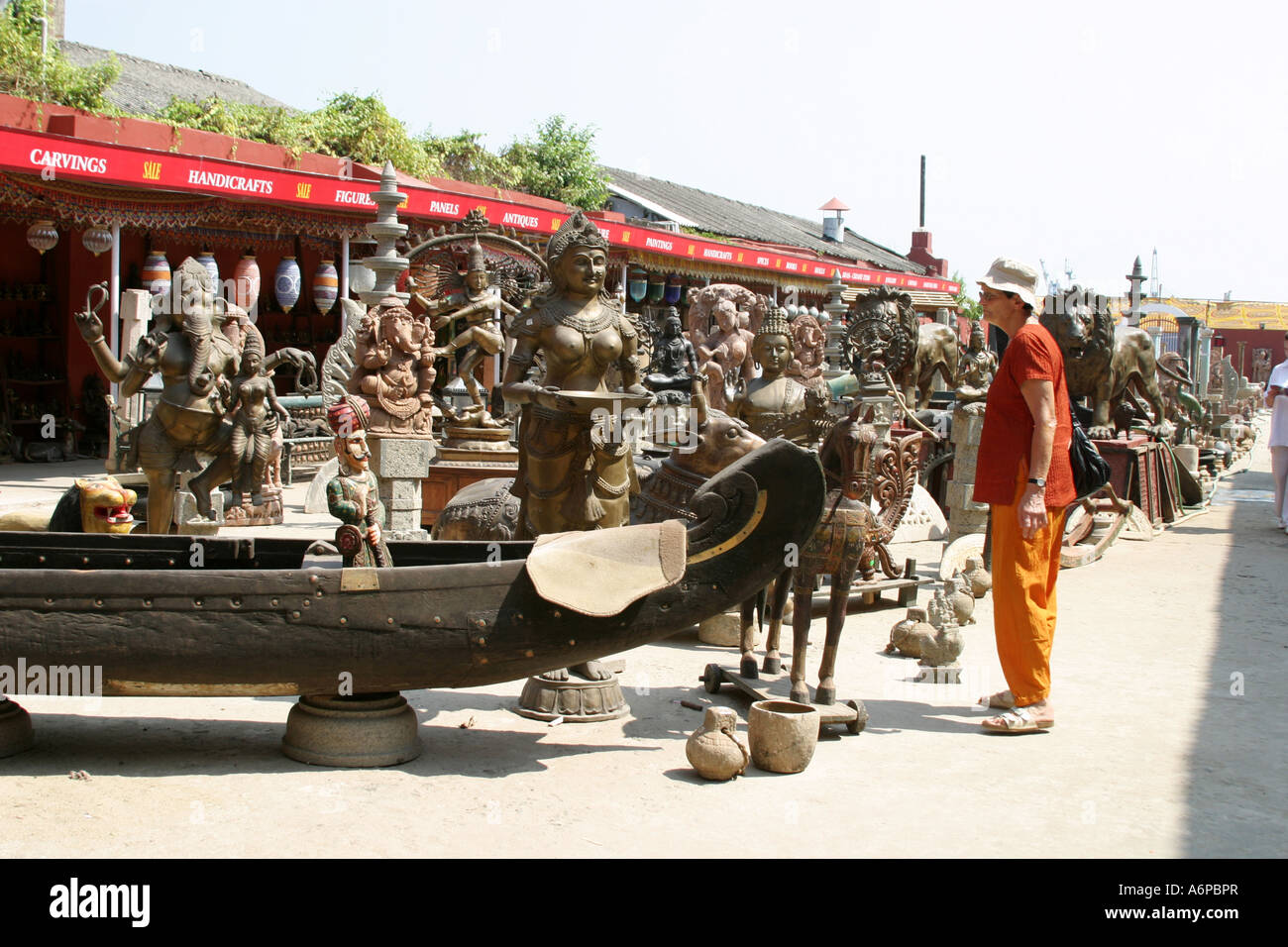 Women sorting ,grading and drying ginger in Cochin ,Kerala,India Stock ...