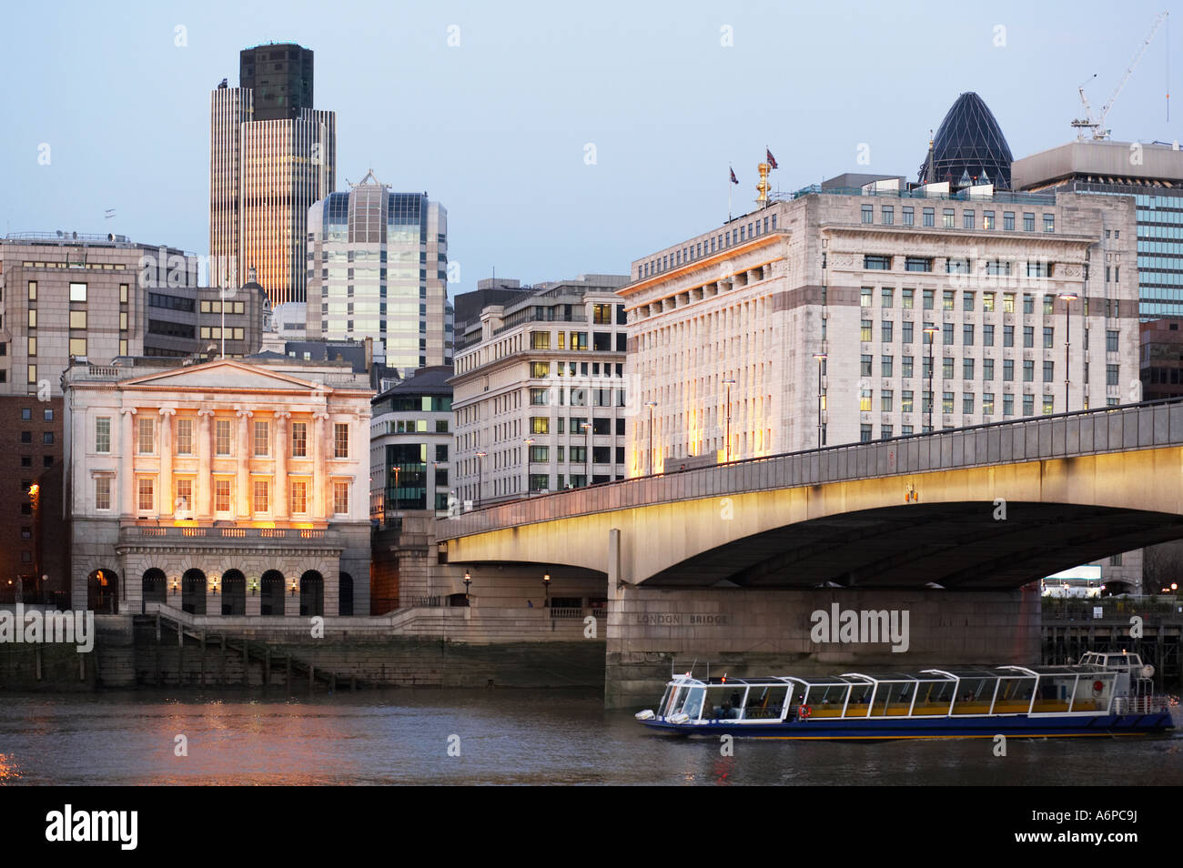 City of london square mile buildings hi-res stock photography and ...