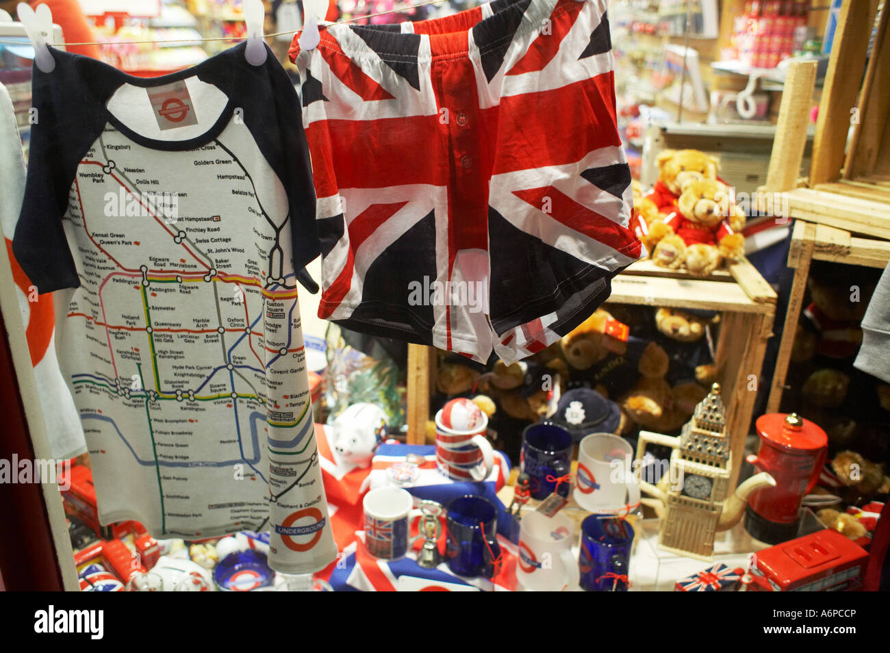souvenir gift shop front window in London UK Stock Photo - Alamy