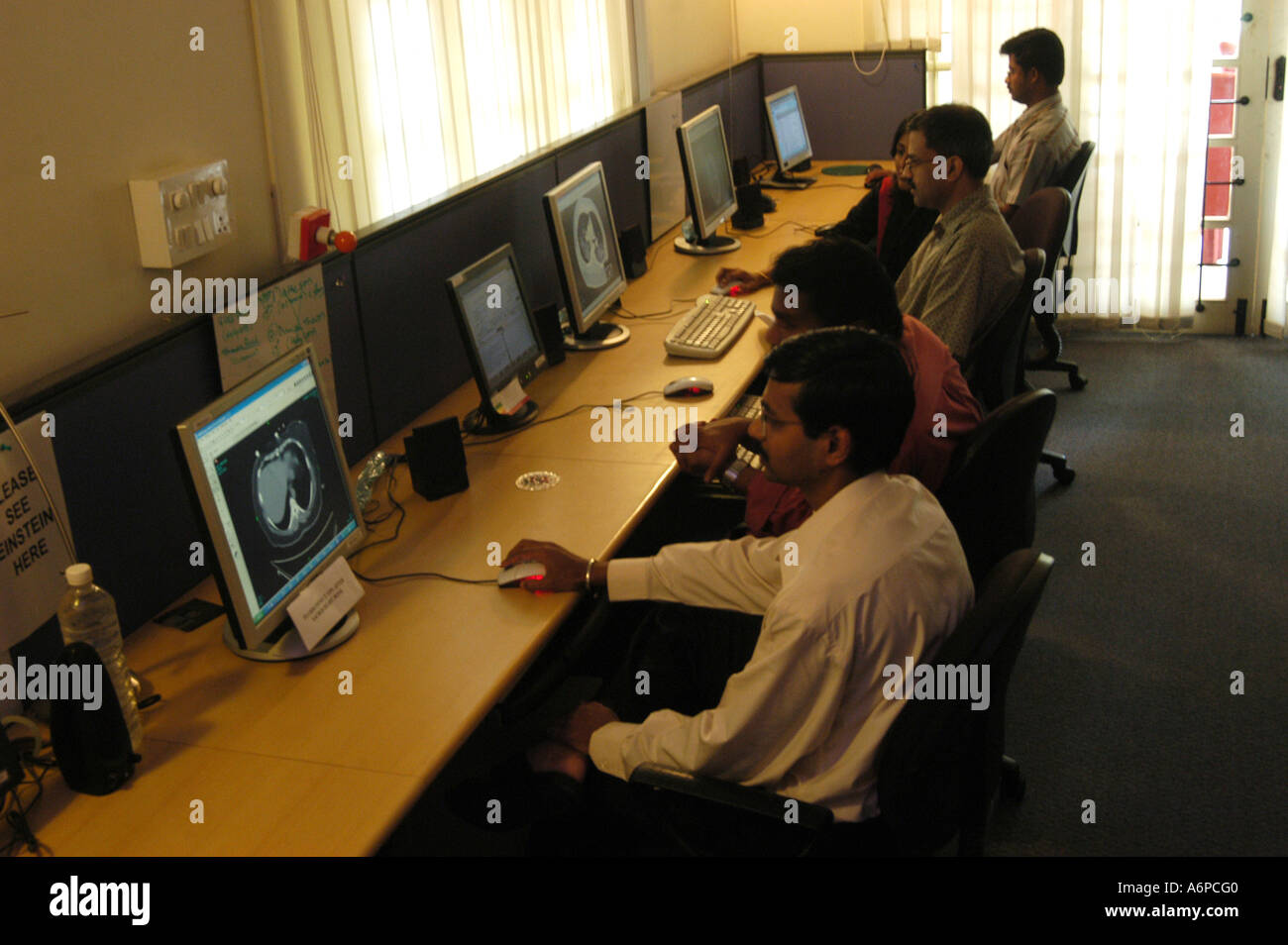 Call center india hi-res stock photography and images - Alamy