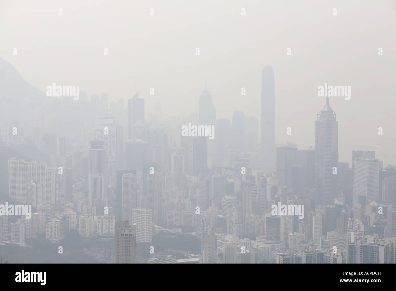 Hong kong island air pollution city hi-res stock photography and images ...