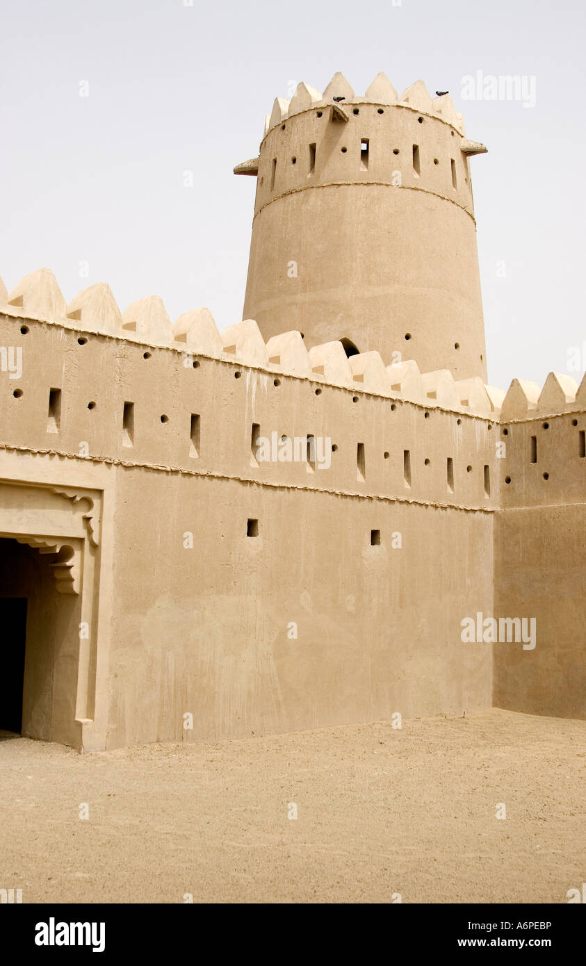 Tower and courtyard of traditional Arab fort Stock Photo - Alamy