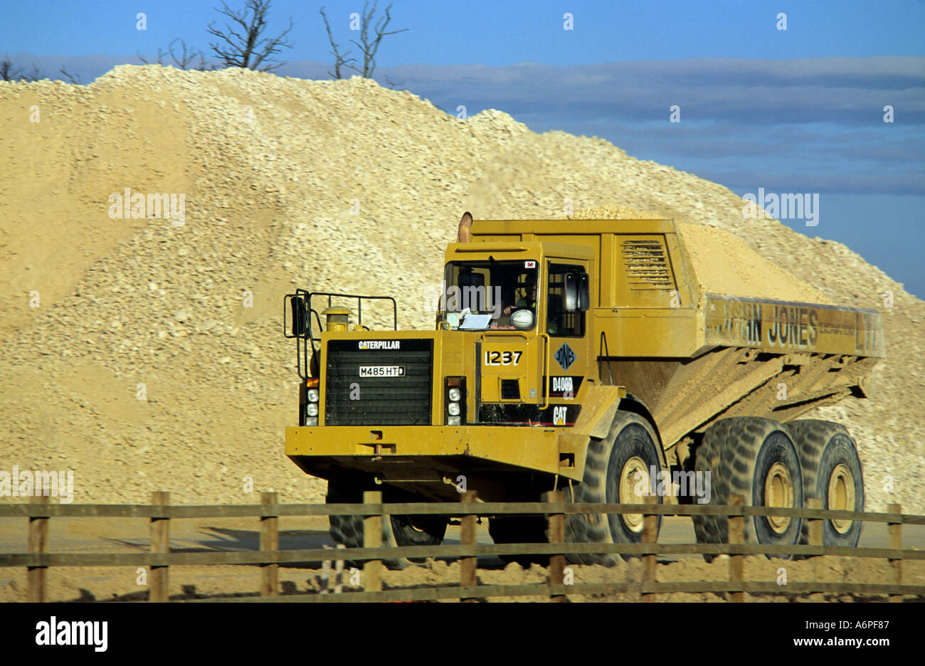 Construction lorry truck hi-res stock photography and images - Alamy