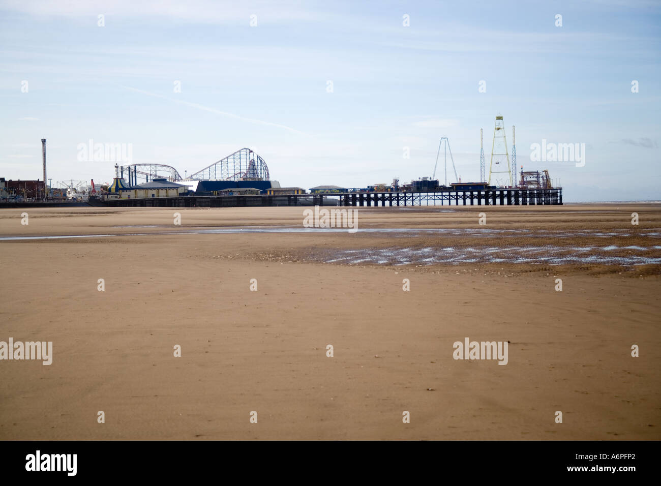 Blackpool south pier hi-res stock photography and images - Alamy