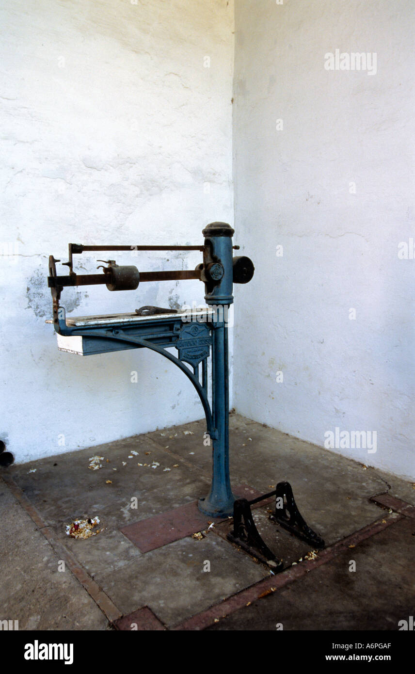 Old scales hi-res stock photography and images - Alamy