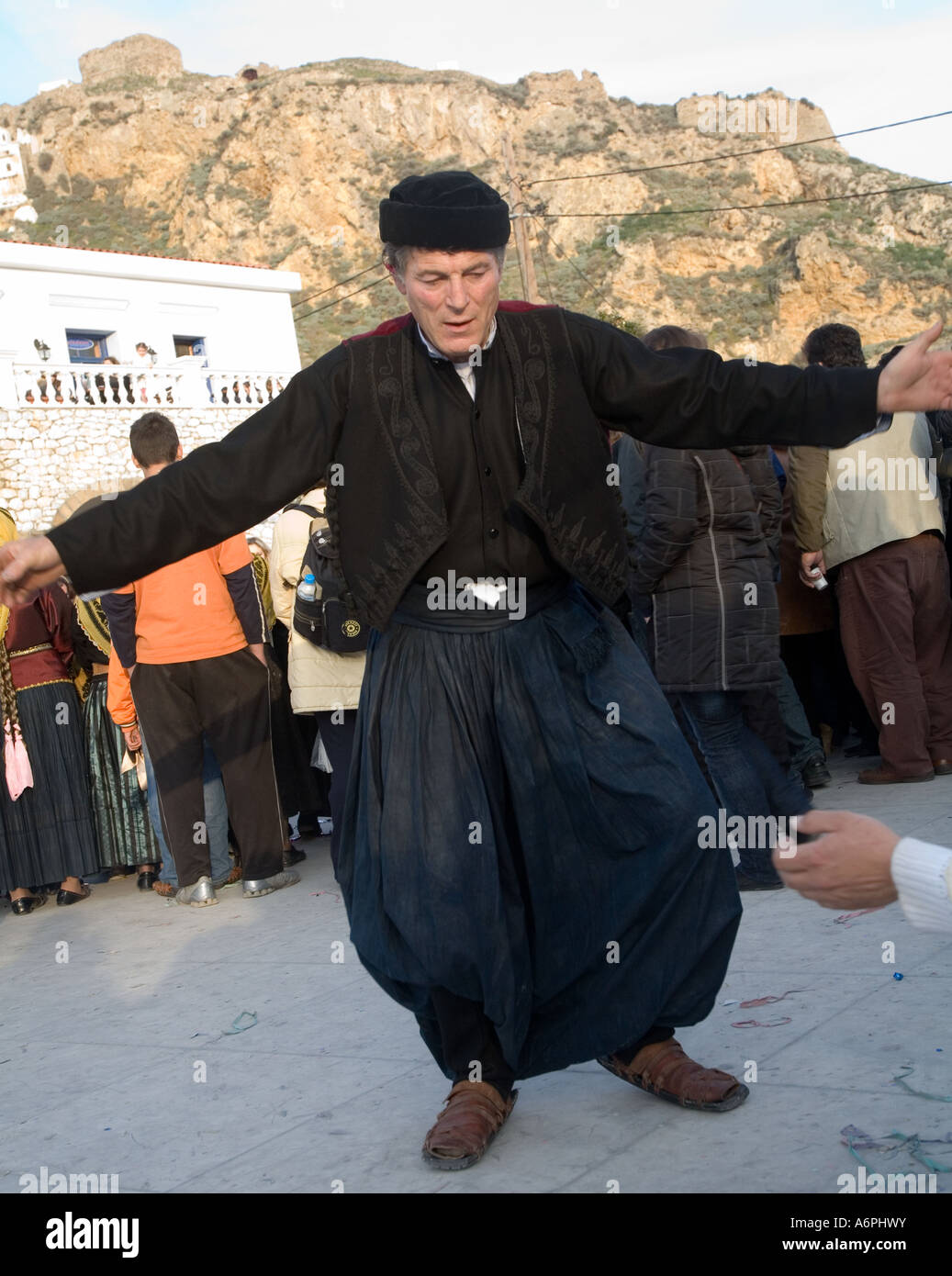 Male greek dancers hi-res stock photography and images - Alamy