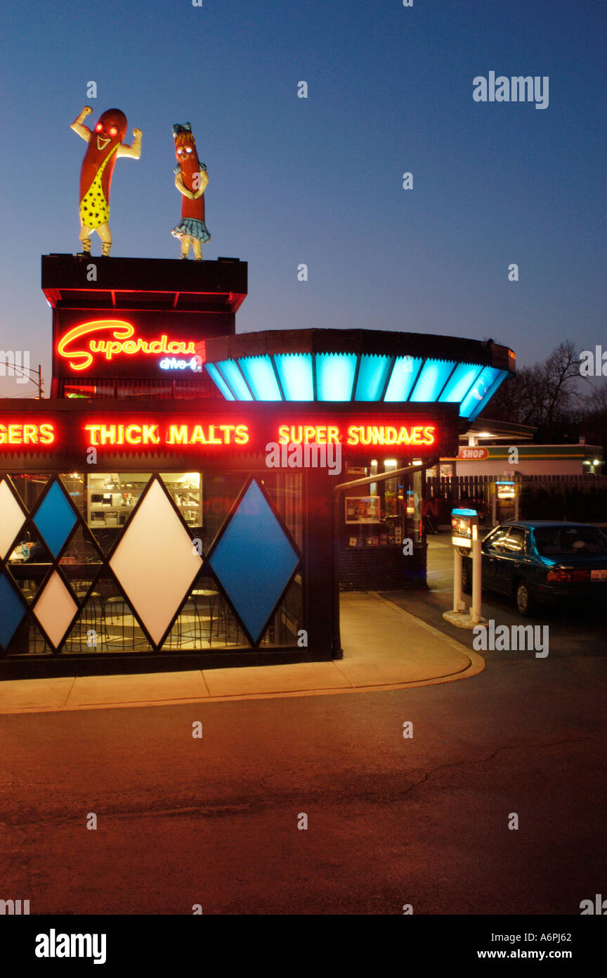 Chicago s legendary Superdawg Hot dog stand Family owned and operated ...