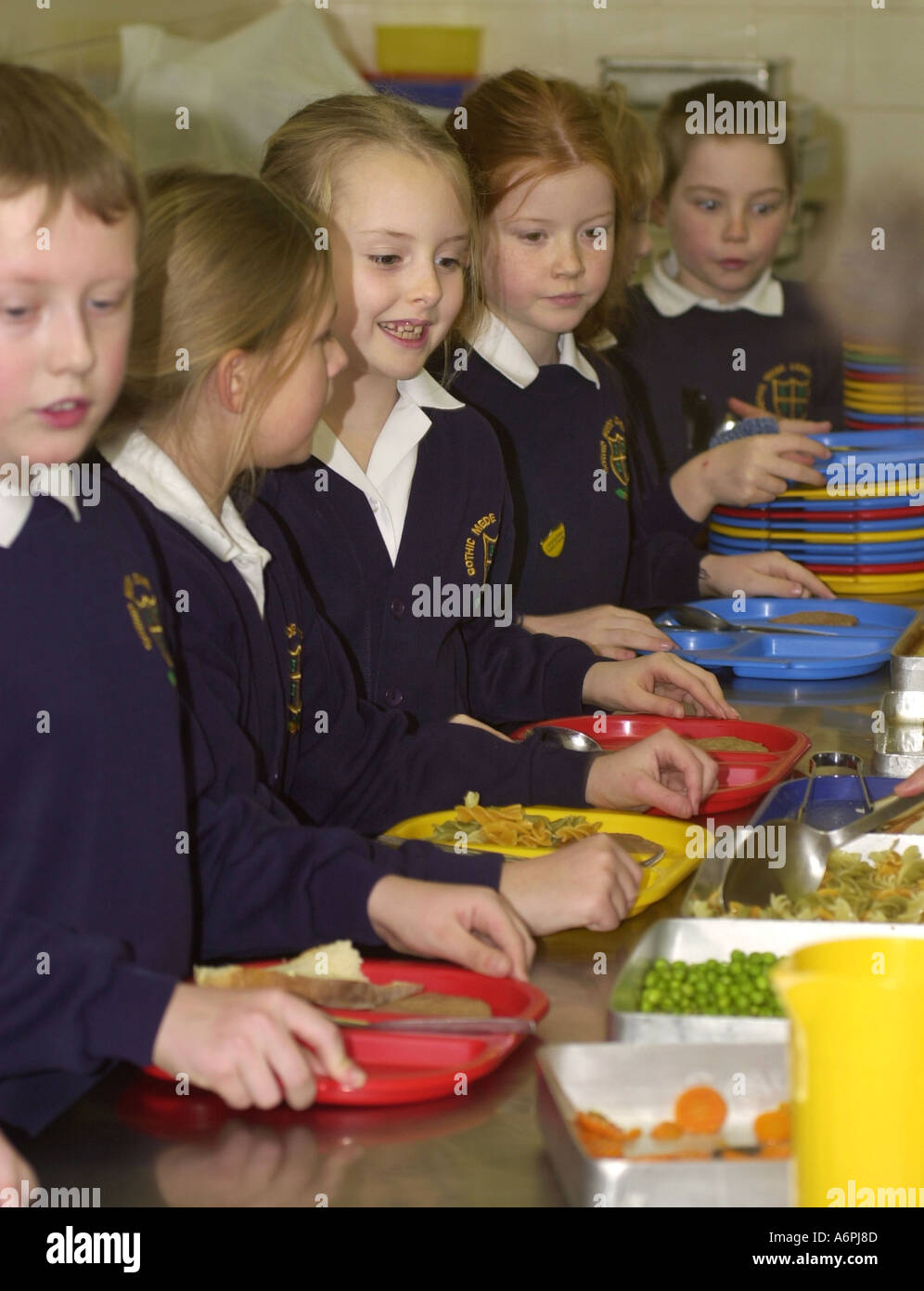 Children queue up for school dinners UK Stock Photo - Alamy