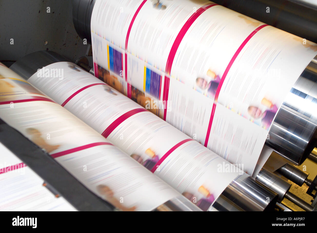 PRINTED MAGAZINE/ NEWSPAPERS GOING THROUGH INDUSTRIAL SCALE PRINTERS ...