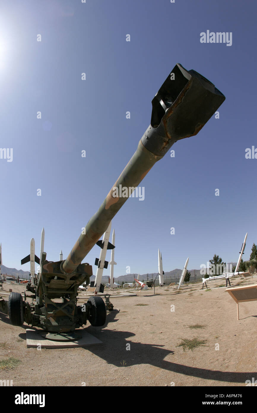 XM 198 Howitzer, White Sands missile Range Museum, New Mexico, USA ...