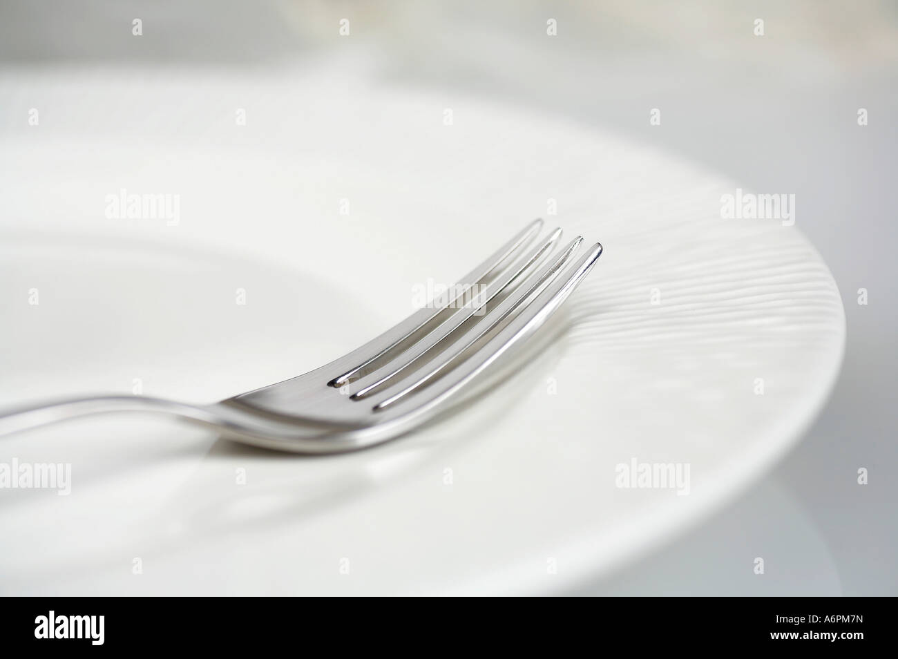Empty clean plate cutlery hi-res stock photography and images - Alamy