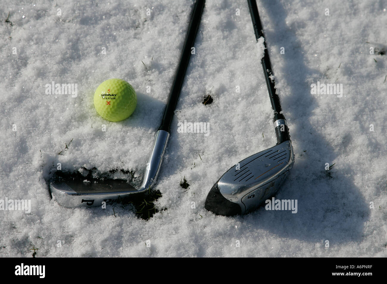 Yellow golf ball studio cutout hi-res stock photography and images - Alamy