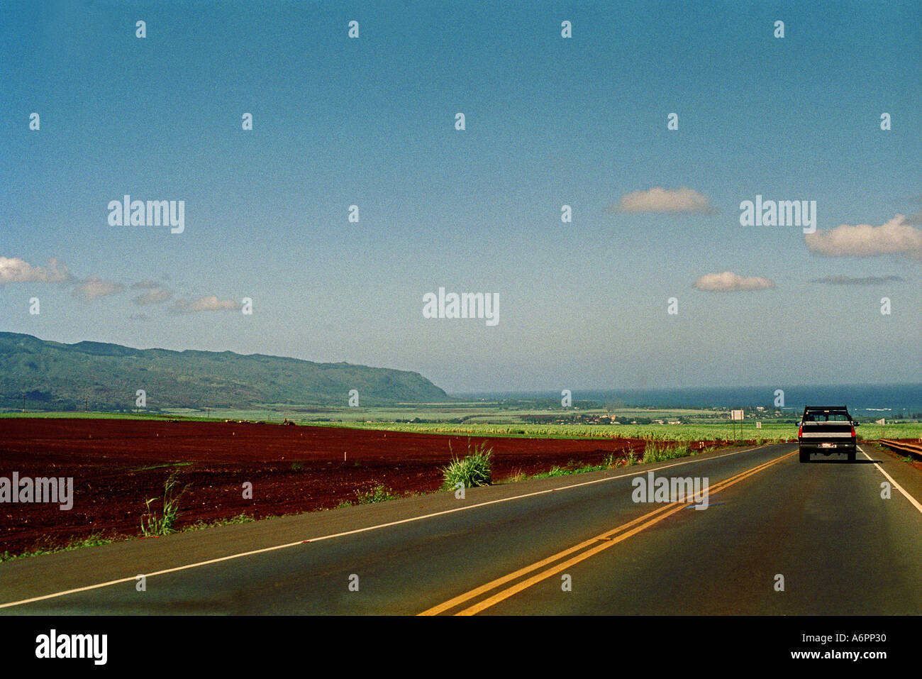 red earth road Stock Photo - Alamy