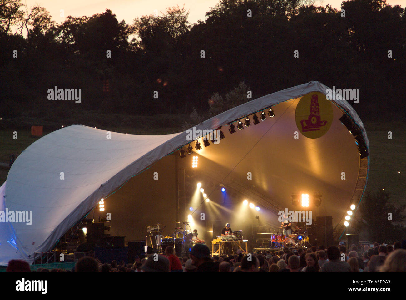 Big stage hi-res stock photography and images - Alamy