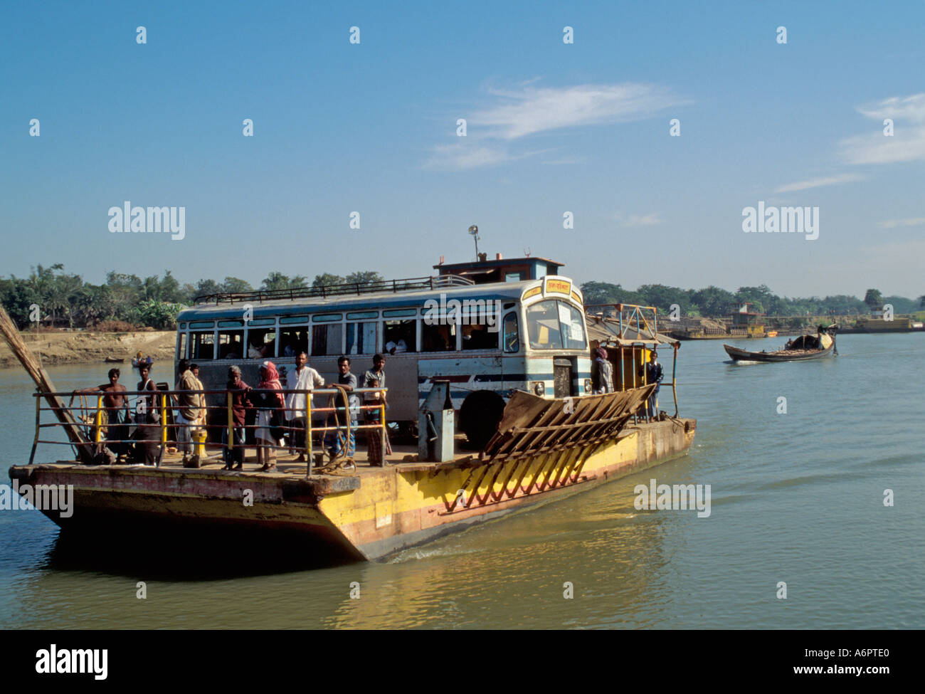 River ferry wth bus and passengers on the Padman River. Faridpur ...