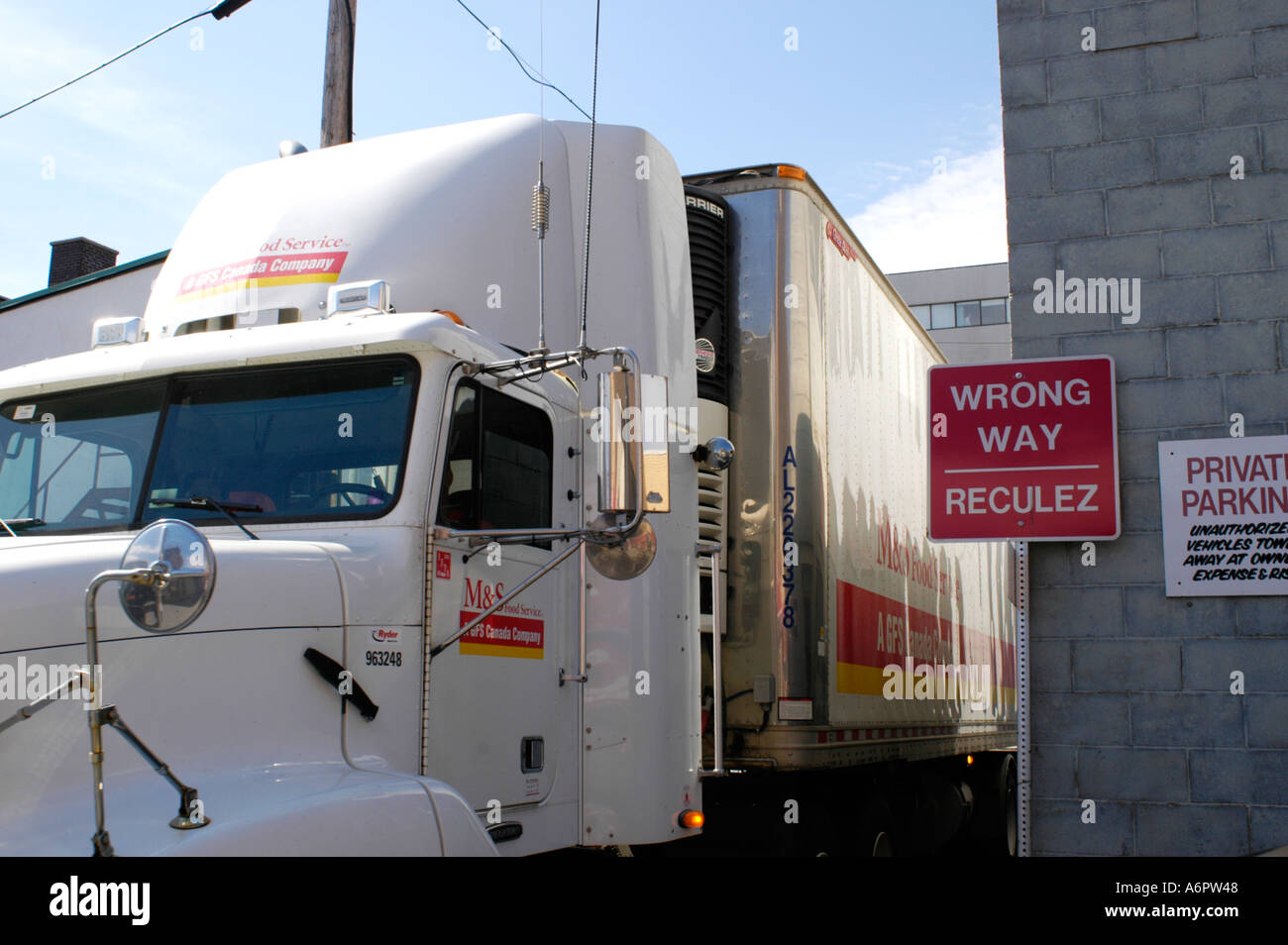 Streamlined lorry hi-res stock photography and images - Alamy