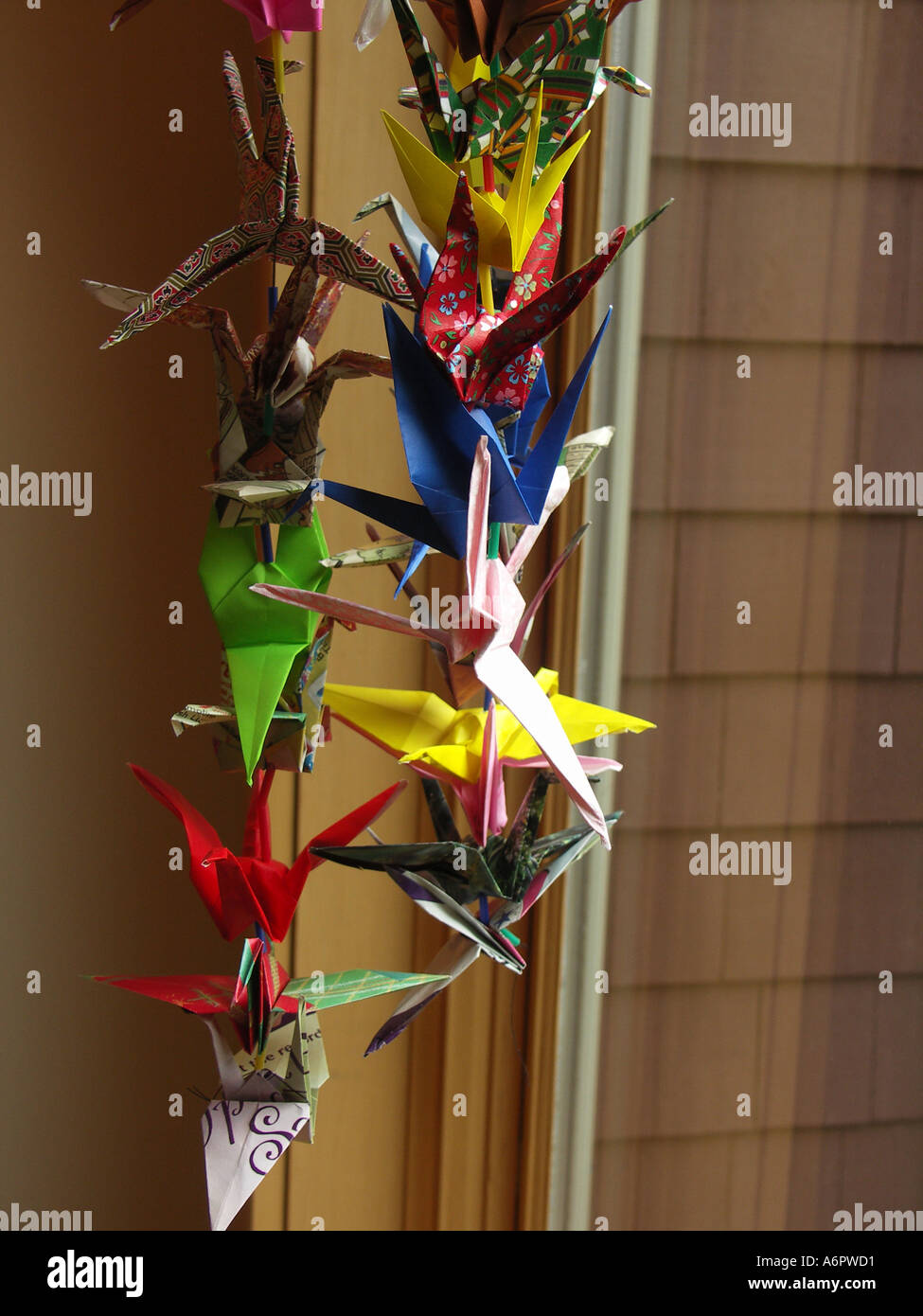 Strings of origami birds hi-res stock photography and images - Alamy