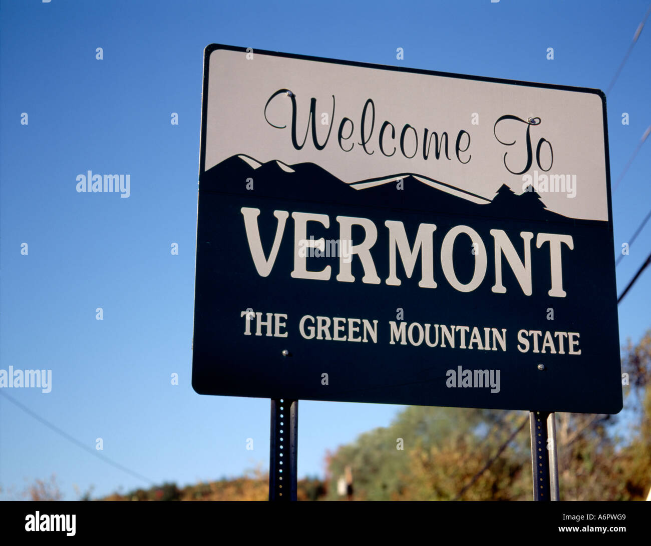 Welcome to Vermont. The Green Welcome to Vermont sign in New England ...