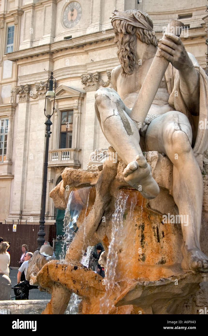 Fountian sculpture hi-res stock photography and images - Alamy