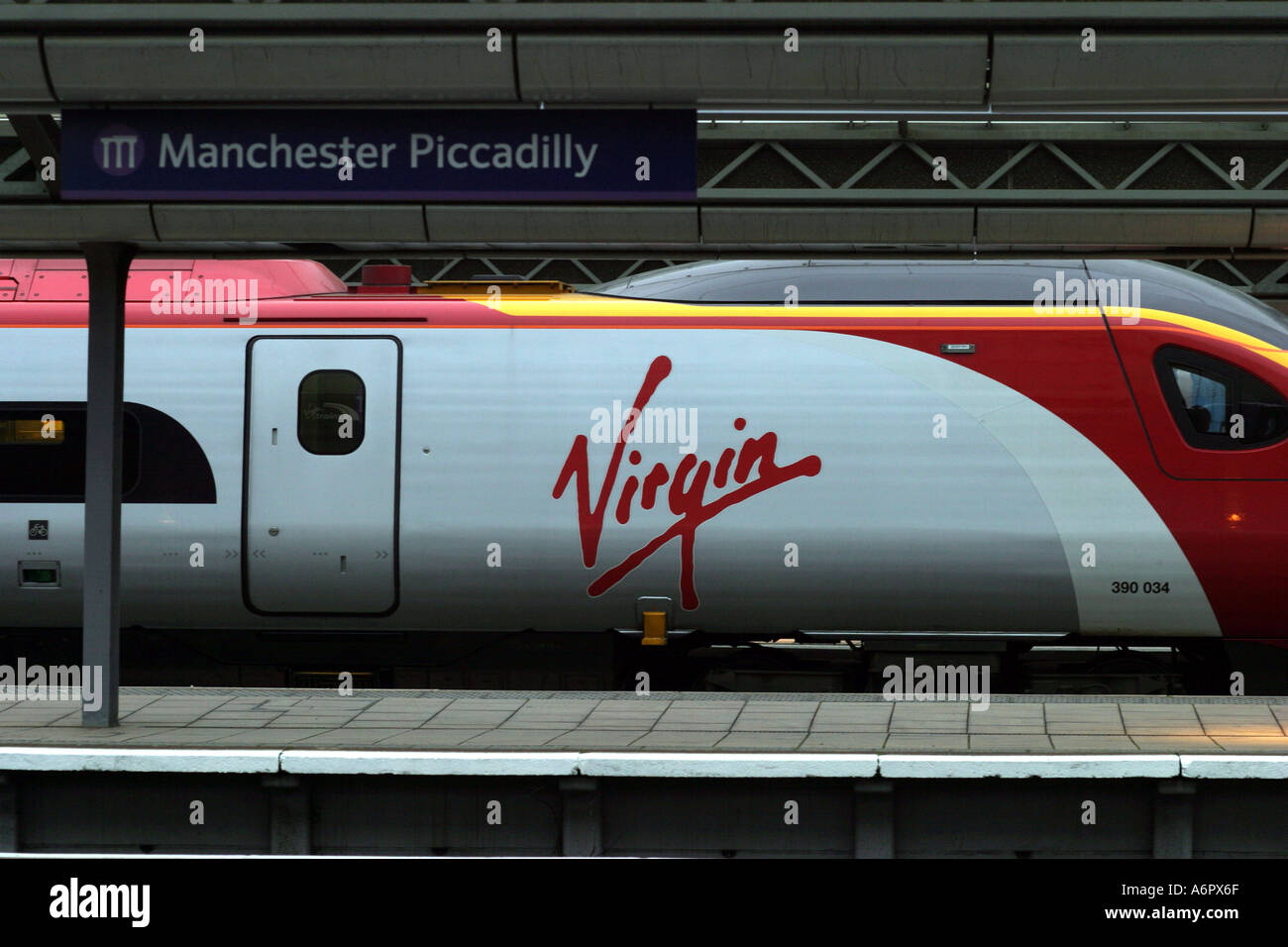 A Virgin High Speed Train at Manchester Piccadilly Stock Photo - Alamy