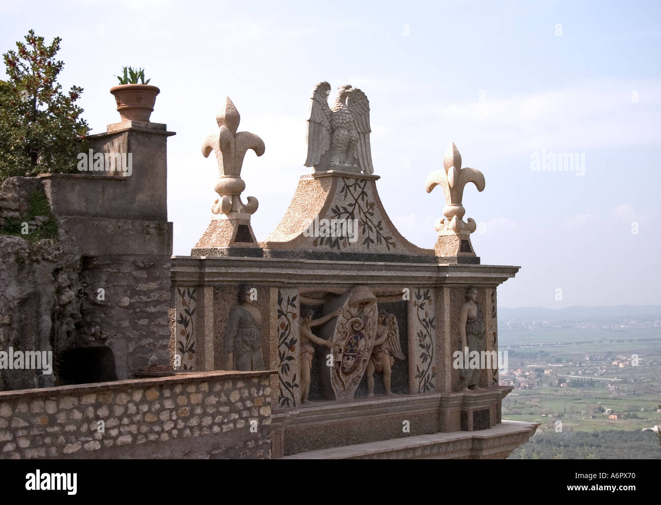 Renaissance wall carvings Stock Photo - Alamy