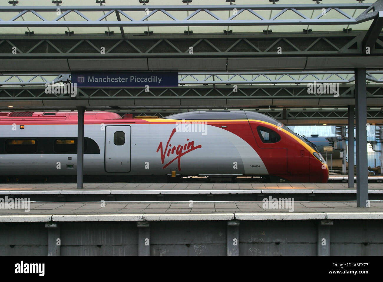 A Virgin High Speed Train at Manchester Piccadilly Stock Photo - Alamy