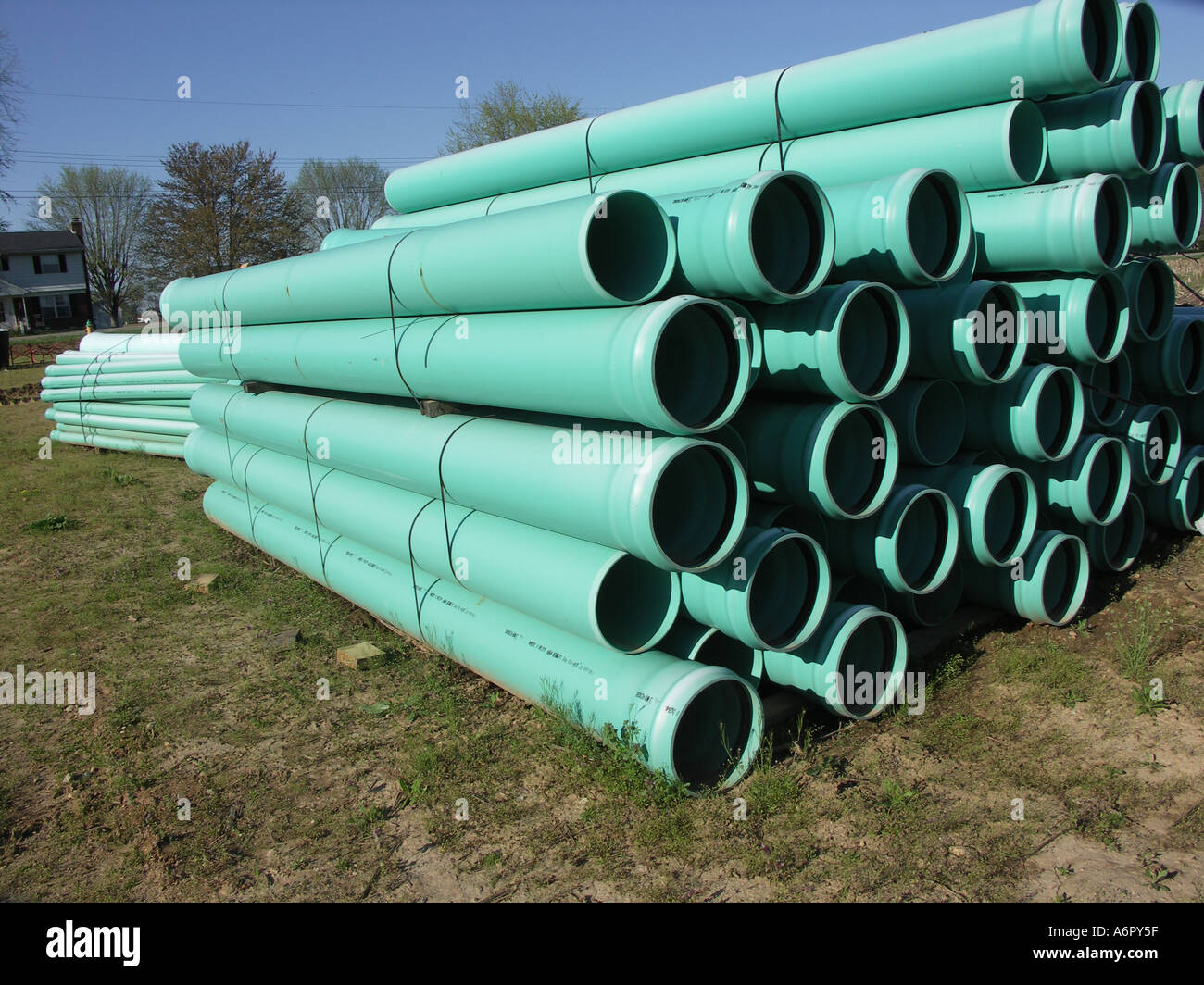 Hollow pipes hi-res stock photography and images - Alamy
