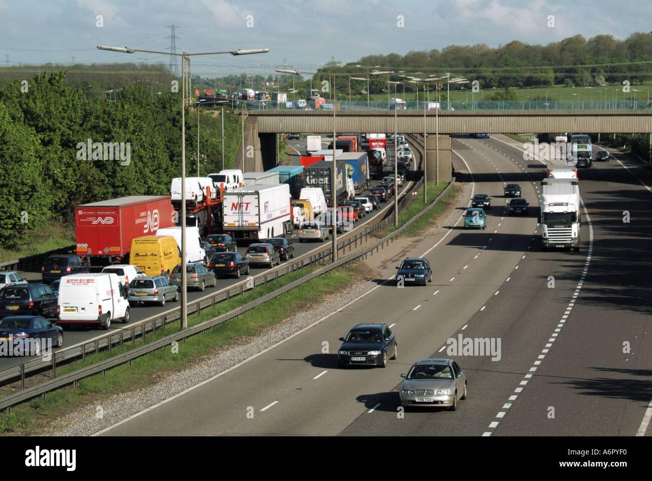 Traffic M25 motorway junction 28 twenty eight queuing congestion on ...