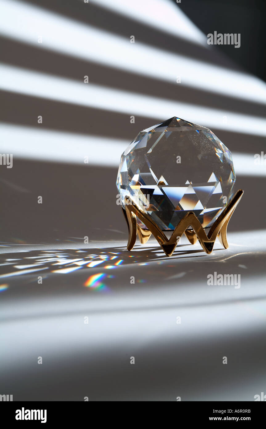 Refraction, index, crystal, glass, bend, bending, lens, Newton, split ...