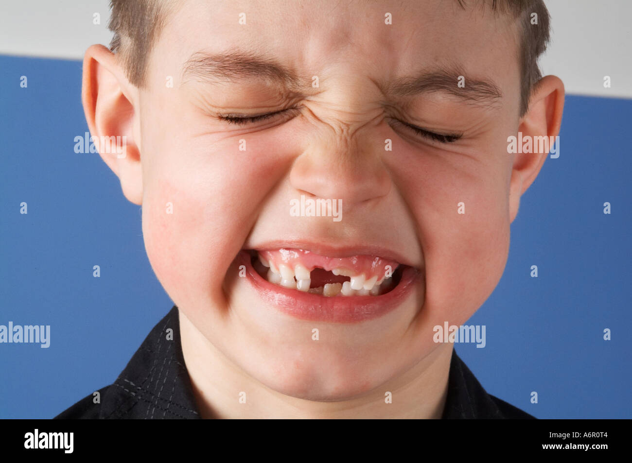 Child wiggle tooth hi-res stock photography and images - Alamy