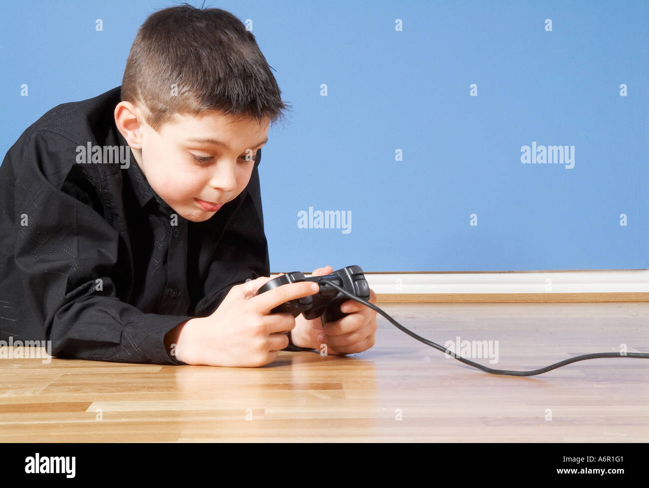 Playing Xbox Child High Resolution Stock Photography and Images - Alamy