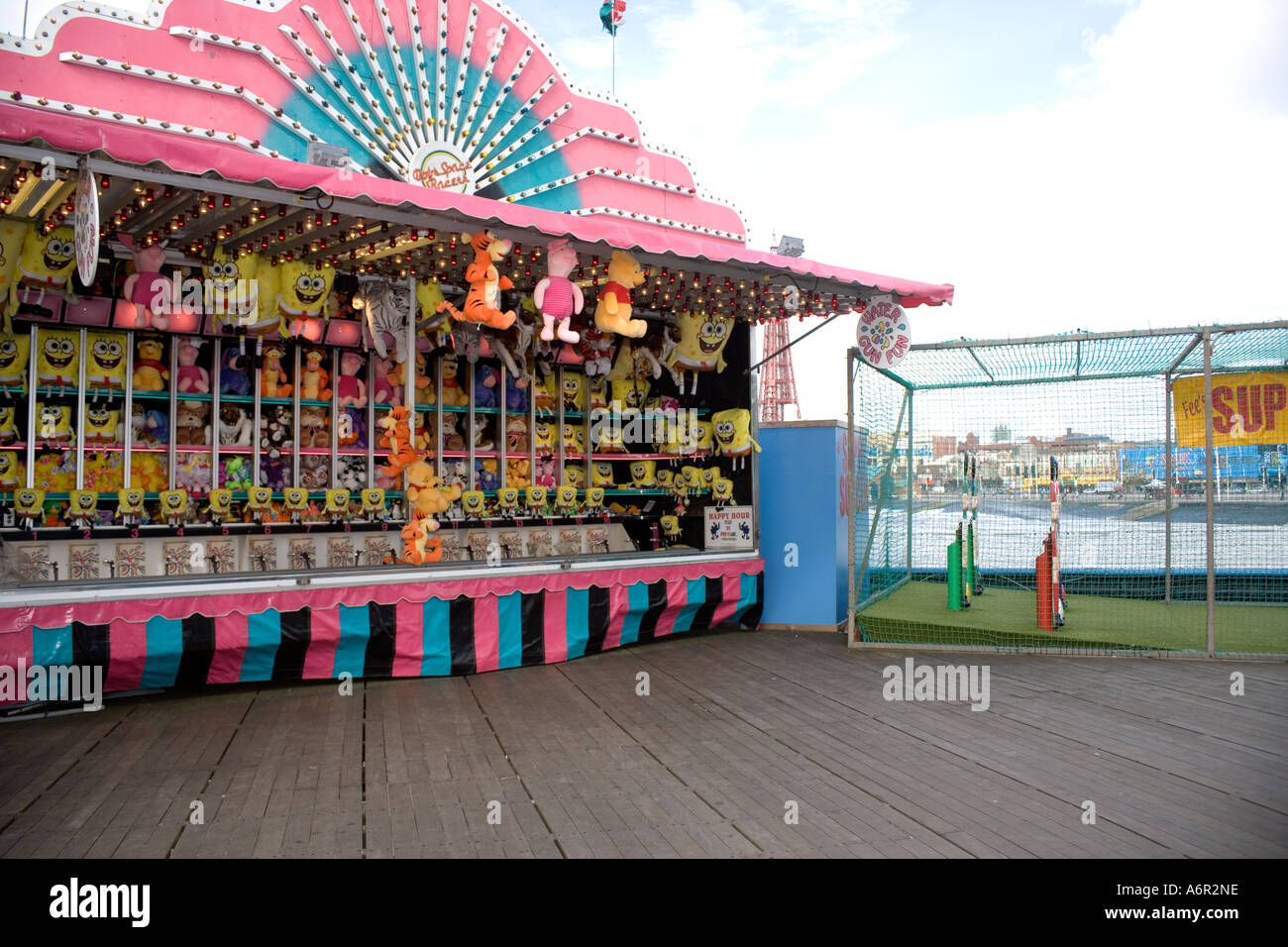 Fun fair on central pier,Blackpool,Lancashire,England Stock Photo - Alamy