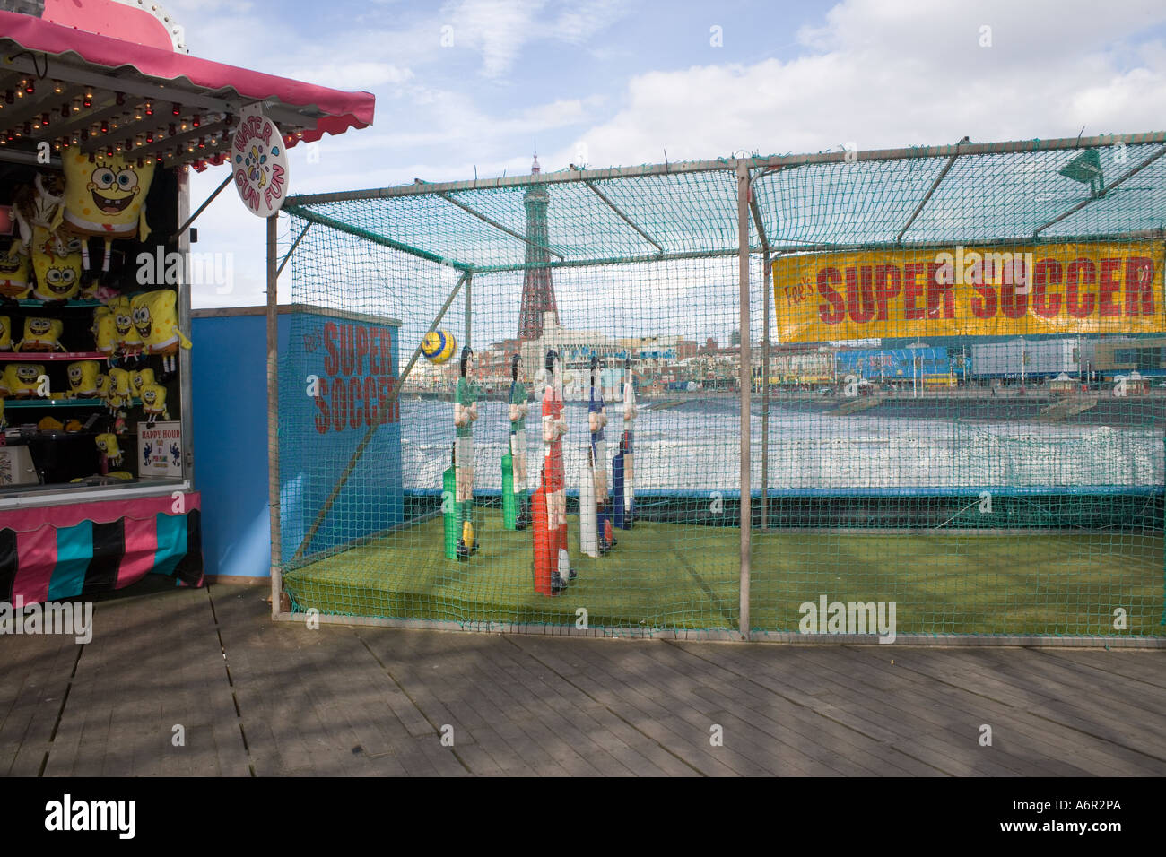 Fun fair on central pier,Blackpool,Lancashire,England Stock Photo - Alamy