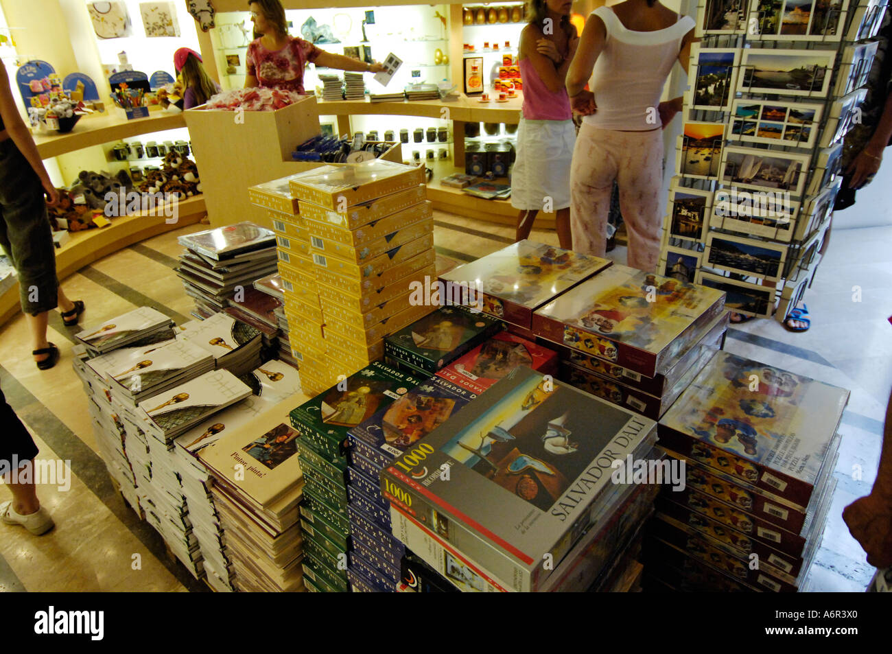 museum shop, Salvatore Dali Museum Stock Photo - Alamy
