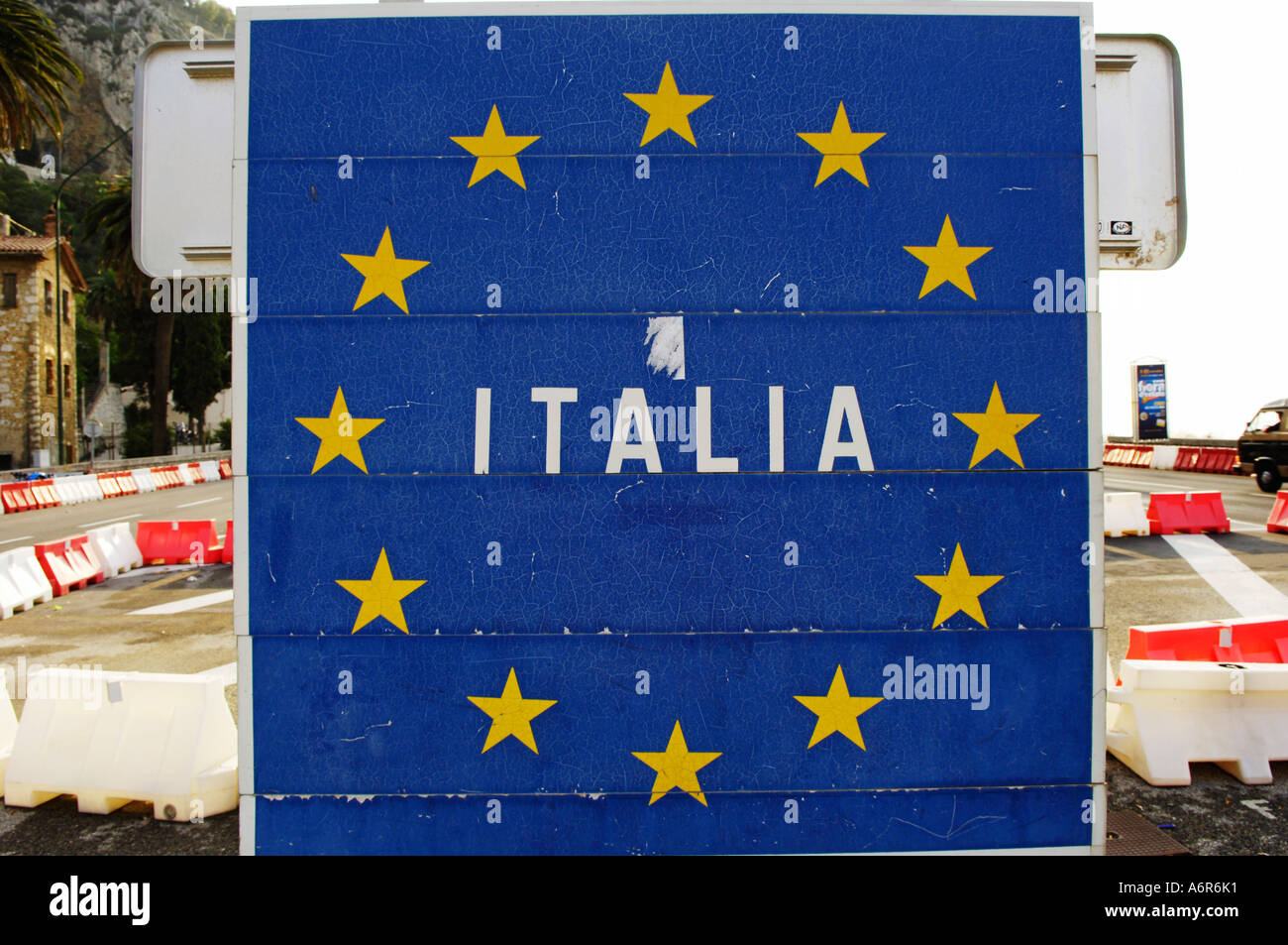 Border with italy hi-res stock photography and images - Alamy
